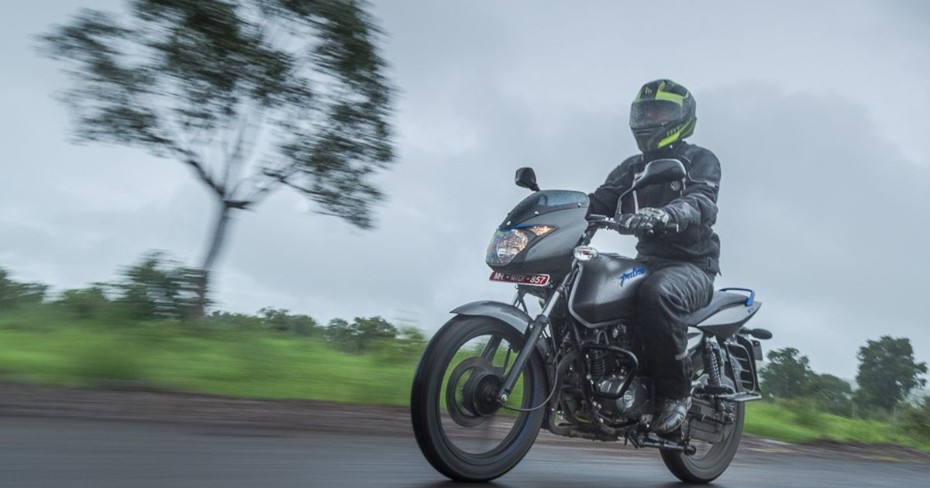 Bajaj Pulsar 125 On road Price, Mileage, Weight, Specifications