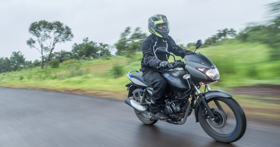 Bajaj Pulsar 125 On road Price, Mileage, Weight, Specifications