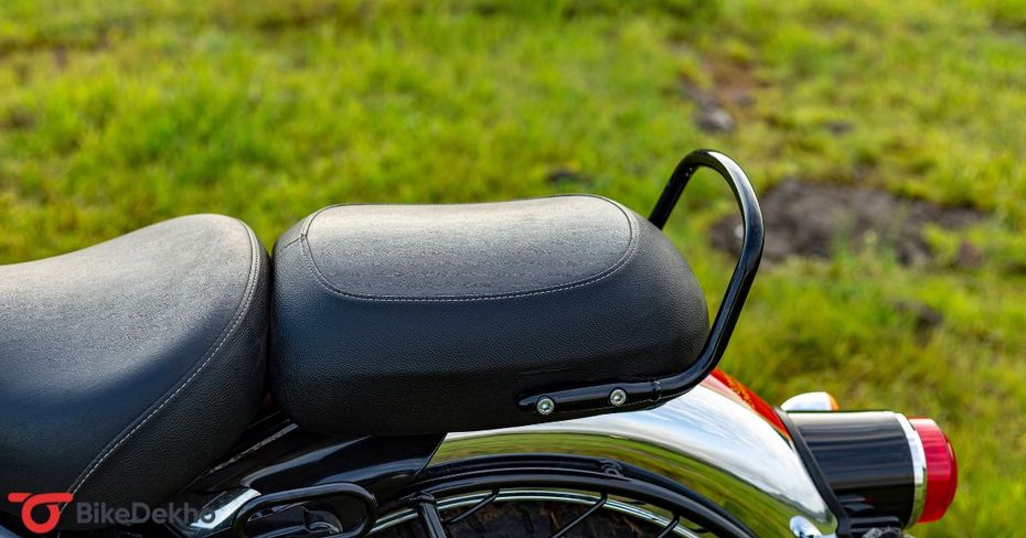 Royal Enfield Classic 350 Price - Mileage, Images, Colours | BikeDekho