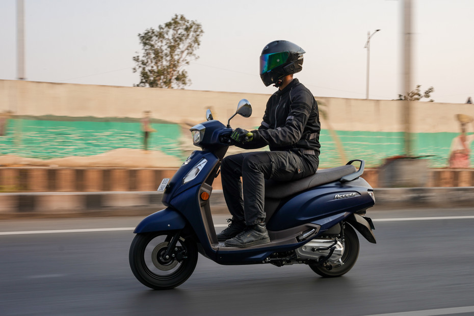 Suzuki Access 125 On road Price, Mileage, Weight, Images