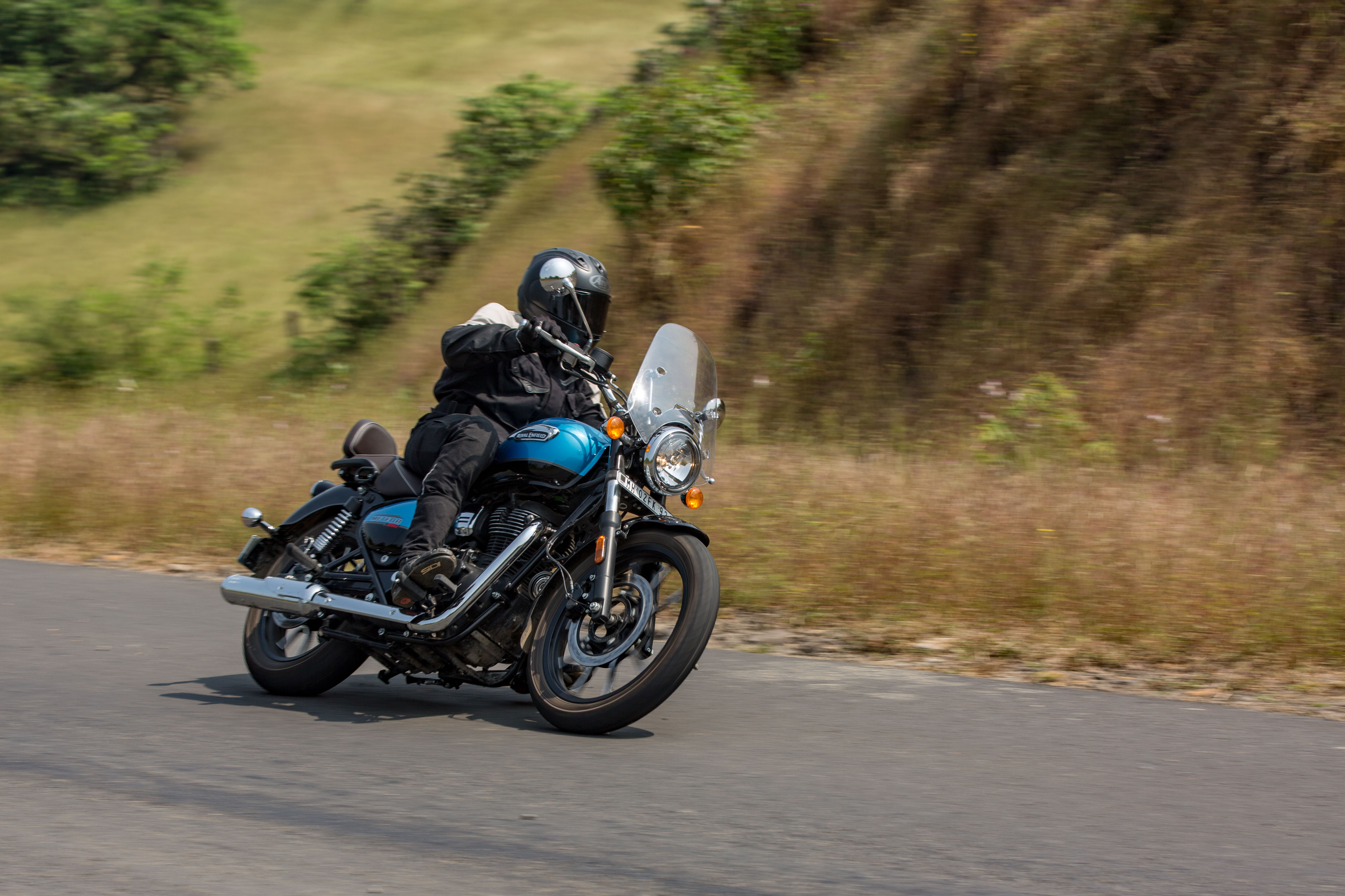 Royal Enfield Hunter 350 Vs Meteor 350: Design & Styling, Riding ...