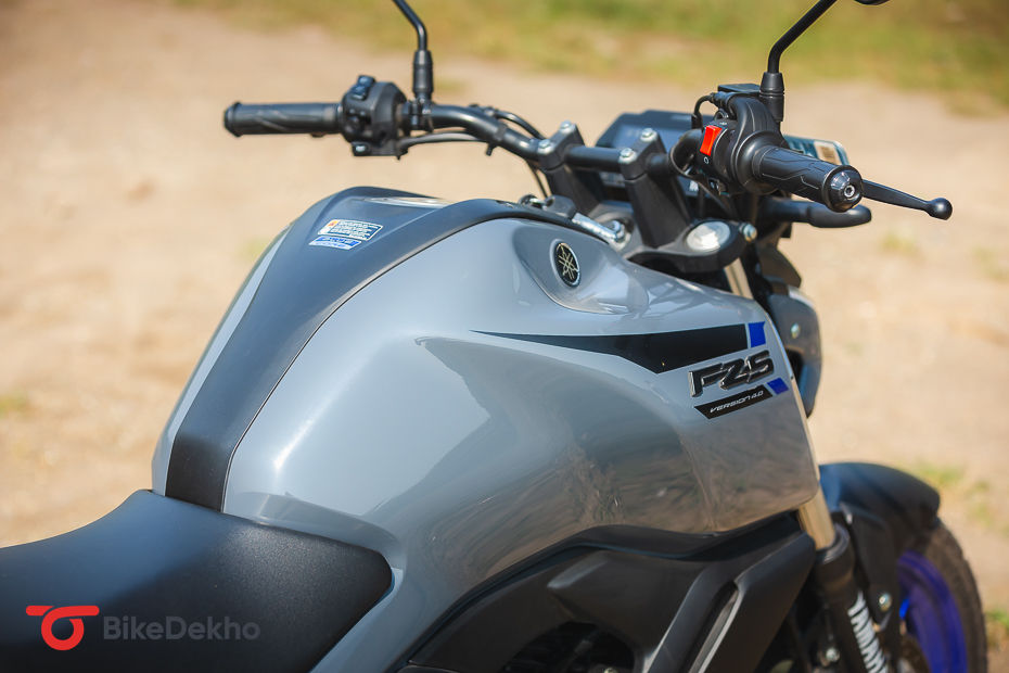 Yamaha FZS-FI V4 Price 2026 - Mileage, Colours, Images | BikeDekho