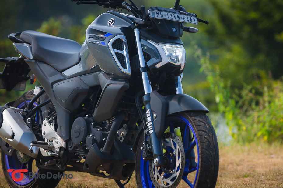 Yamaha FZS-FI V4 Price, Mileage, Weight, Images