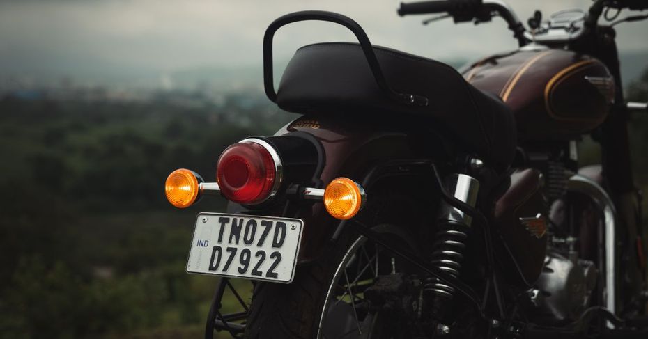 Royal Enfield Bullet 350 Price, Mileage, Weight, Images
