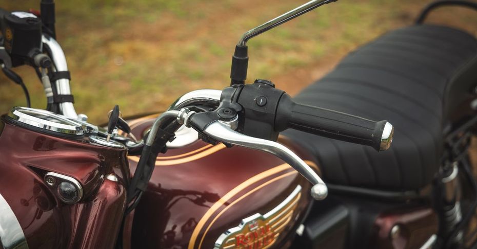 Royal Enfield Bullet 350 Price, Mileage, Weight, Images