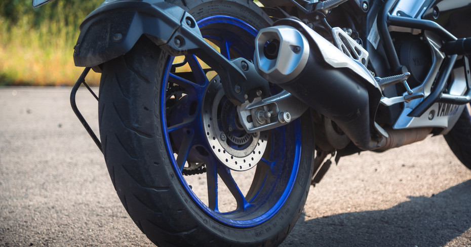 Yamaha R15 V4 Price, Mileage, Weight, Images