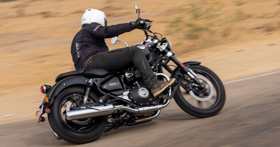 Royal Enfield Super Meteor 650 Price 2026 - Mileage, Colours, Images ...