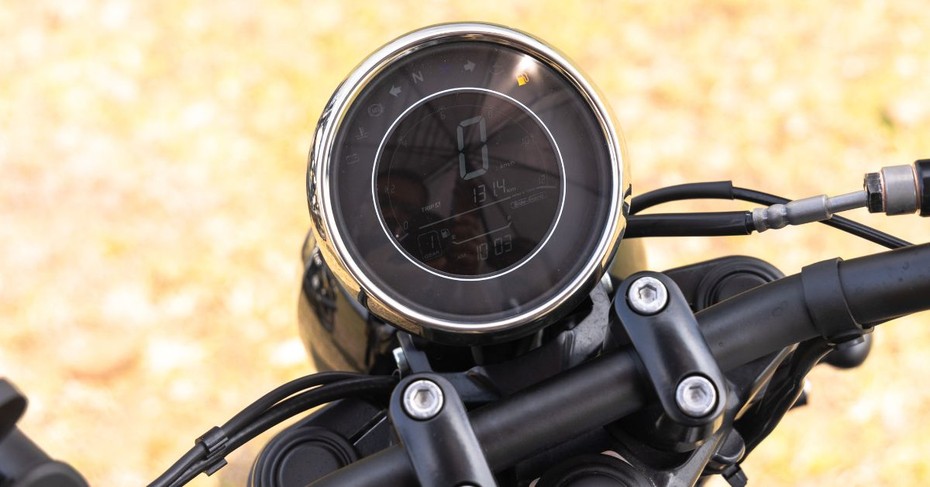 Jawa 42 Bobber Price, Mileage, Weight, Colors