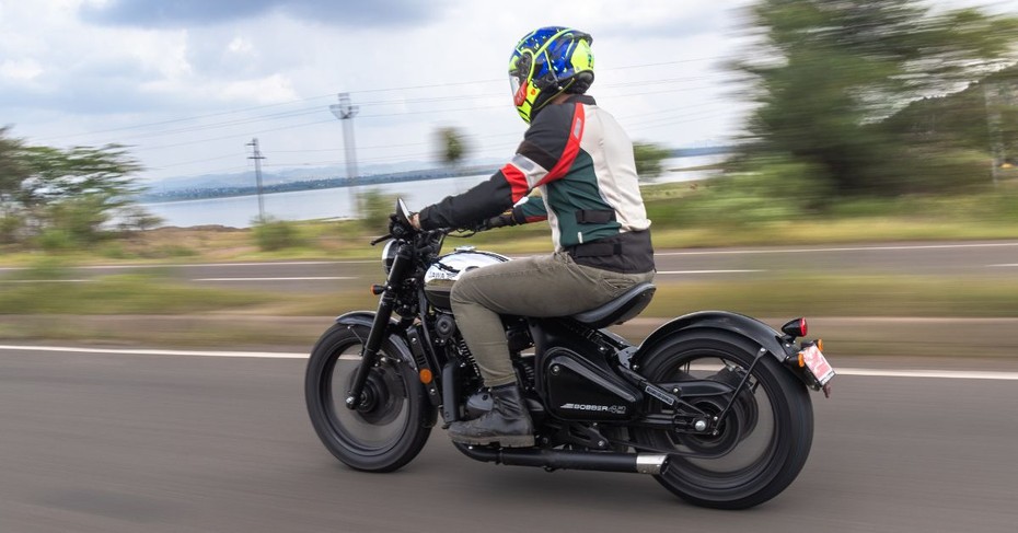 Jawa 42 Bobber Price, Mileage, Weight, Colors