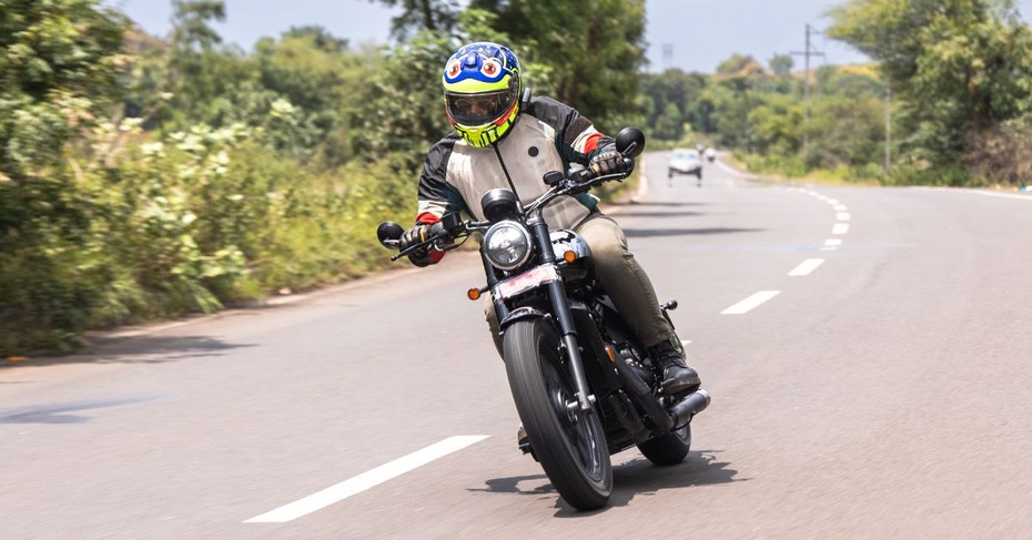 Jawa 42 Bobber Price, Mileage, Weight, Colors