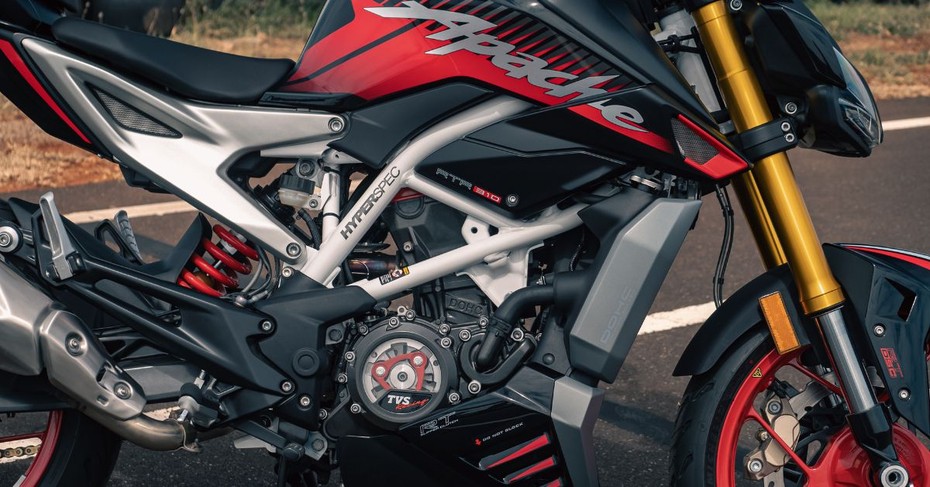 2025 TVS Apache RTR 310 Vs KTM Duke 390: Compared In Images | BikeDekho