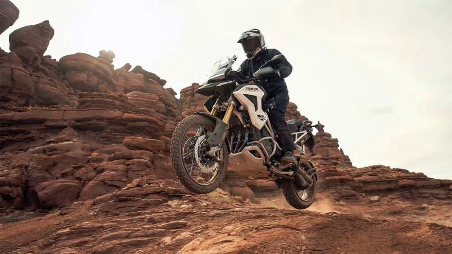 Triumph Tiger 1200 Price 2026 - Mileage, Colours, Images | BikeDekho