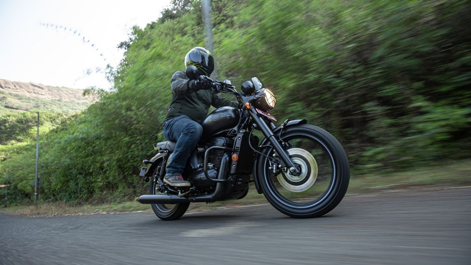 Jawa 42 Price, Mileage, Weight, Specifications