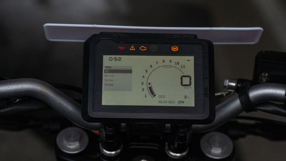 KTM 160 Duke Price 2026 - Mileage, Colours, Images | BikeDekho