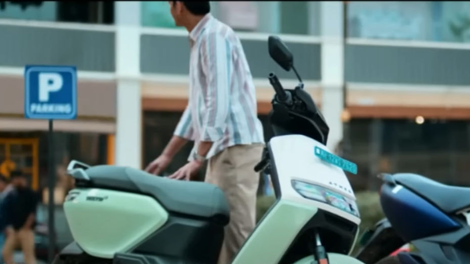 New Features On Ather Electric Scooters Pothole Alert, Crash Alert ...