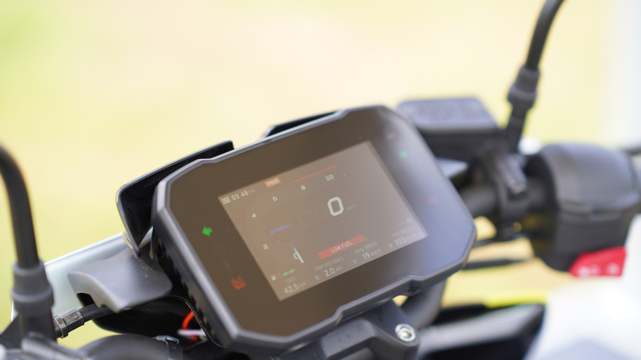 2025 TVS Ntorq 150 vs Yamaha Aerox 155: Image Comparison | BikeDekho