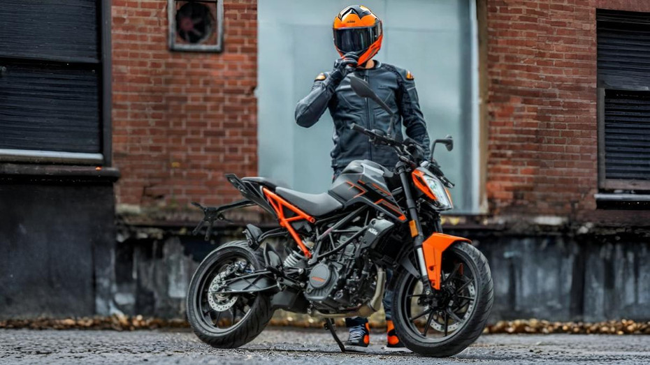 KTM Duke Bike Family Explained: 160 Duke, 200 Duke, 250 Duke, Duke 390 ...