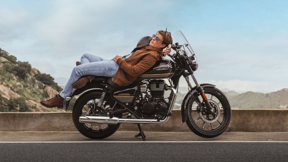 2025 Royal Enfield Meteor 350 vs 2025 Yezdi Roadster: Price And Specifications Comparison ...