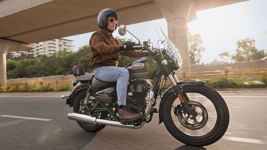 2025 Royal Enfield Meteor 350 vs 2025 Yezdi Roadster: Price And Specifications Comparison ...