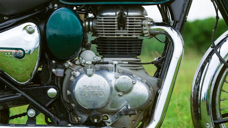 Royal Enfield Classic 350 vs Bullet 350 Image Comparison: Colours ...