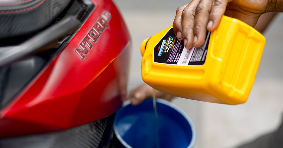 How to Change Motorcycle Or Scooter Engine Oil - The Complete Beginner ...