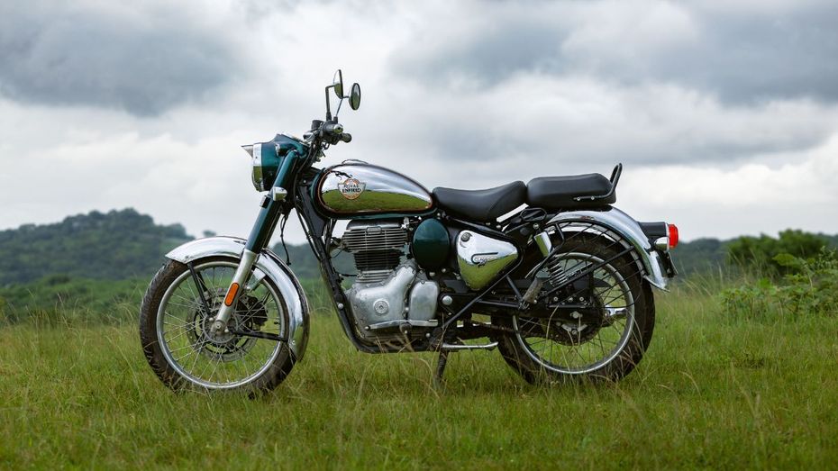 Royal Enfield Classic 350 vs Bullet 350 Image Comparison: Colours ...