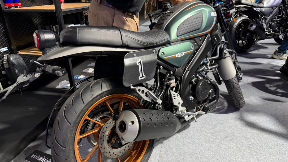 Yamaha XSR 155 Price 2026 - Mileage, Colours, Images | BikeDekho