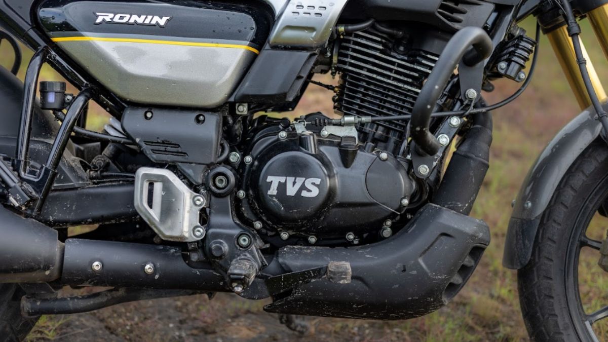 Royal Enfield Hunter 350 vs TVS Ronin: Image Comparison | BikeDekho