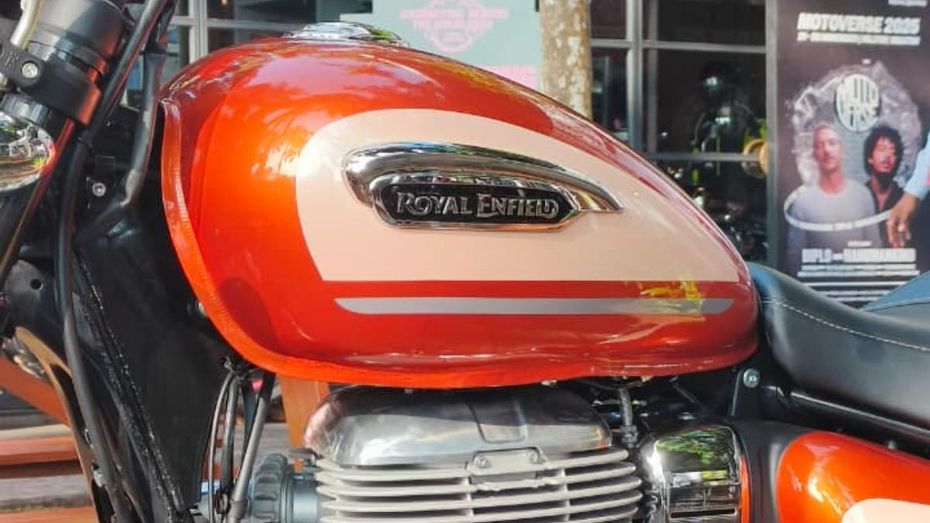 Motoverse 2025: Royal Enfield Meteor 350 New Colour Scheme launched ...