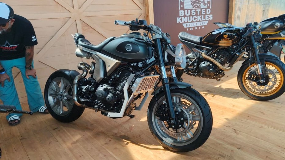 Motoverse 2025: These Modified Royal Enfield Guerrilla 450s Are Out Of ...