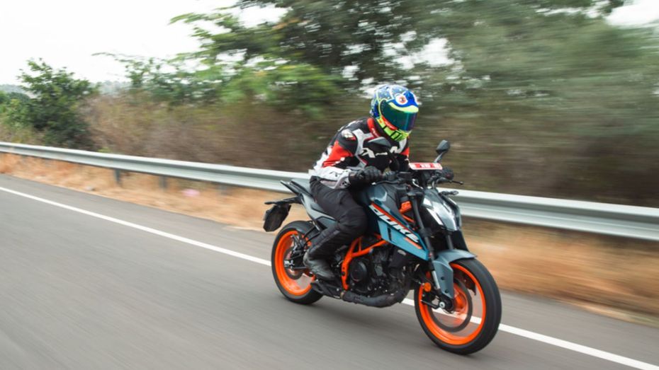 Long Stroke vs Short Stroke Engines Explained | BikeDekho