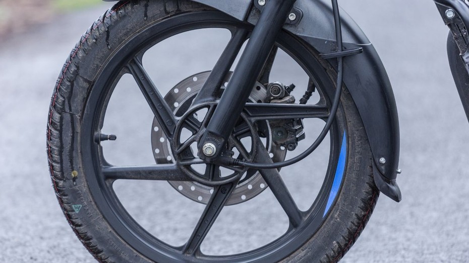 Bajaj Pulsar 125 - Price, Images, Colours & Reviews