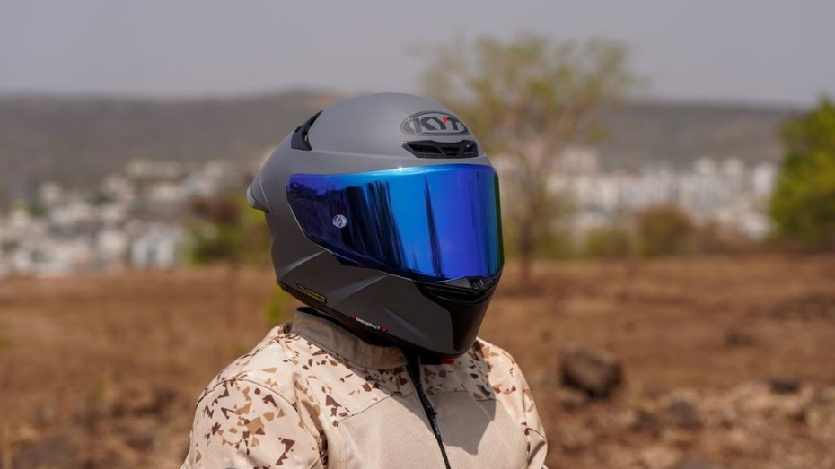 How to Clean Your Helmet Visor: Explained | BikeDekho