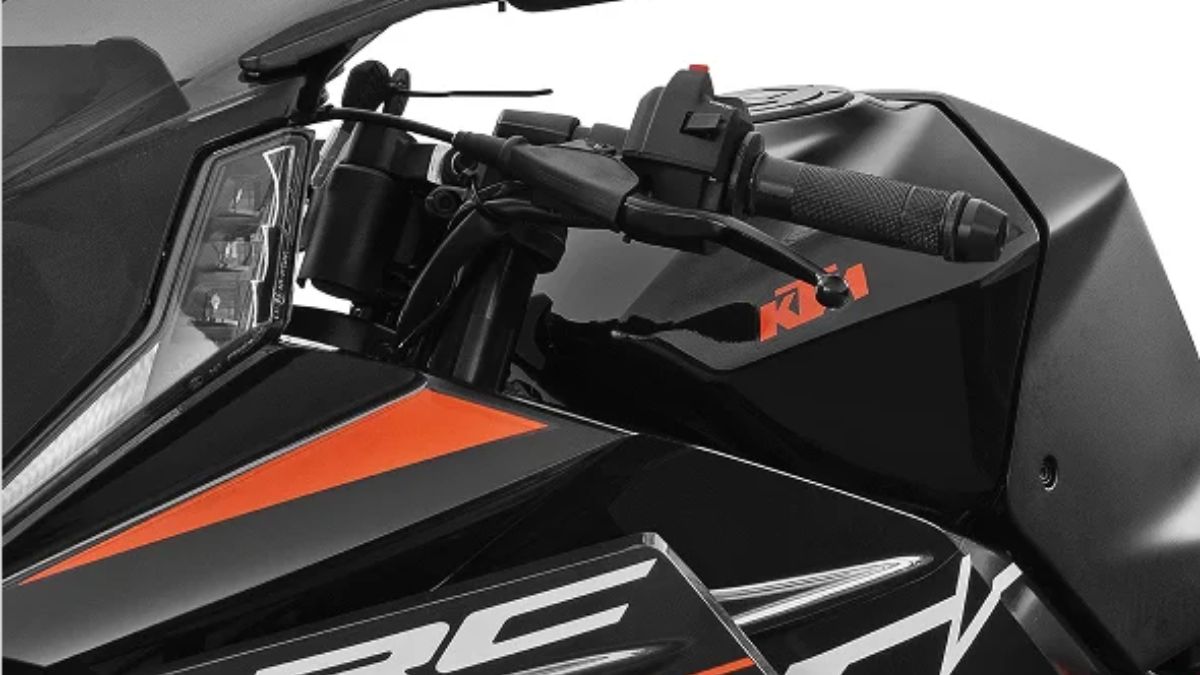 KTM RC 160 vs Bajaj Pulsar RS 200: Specifications Compared | BikeDekho