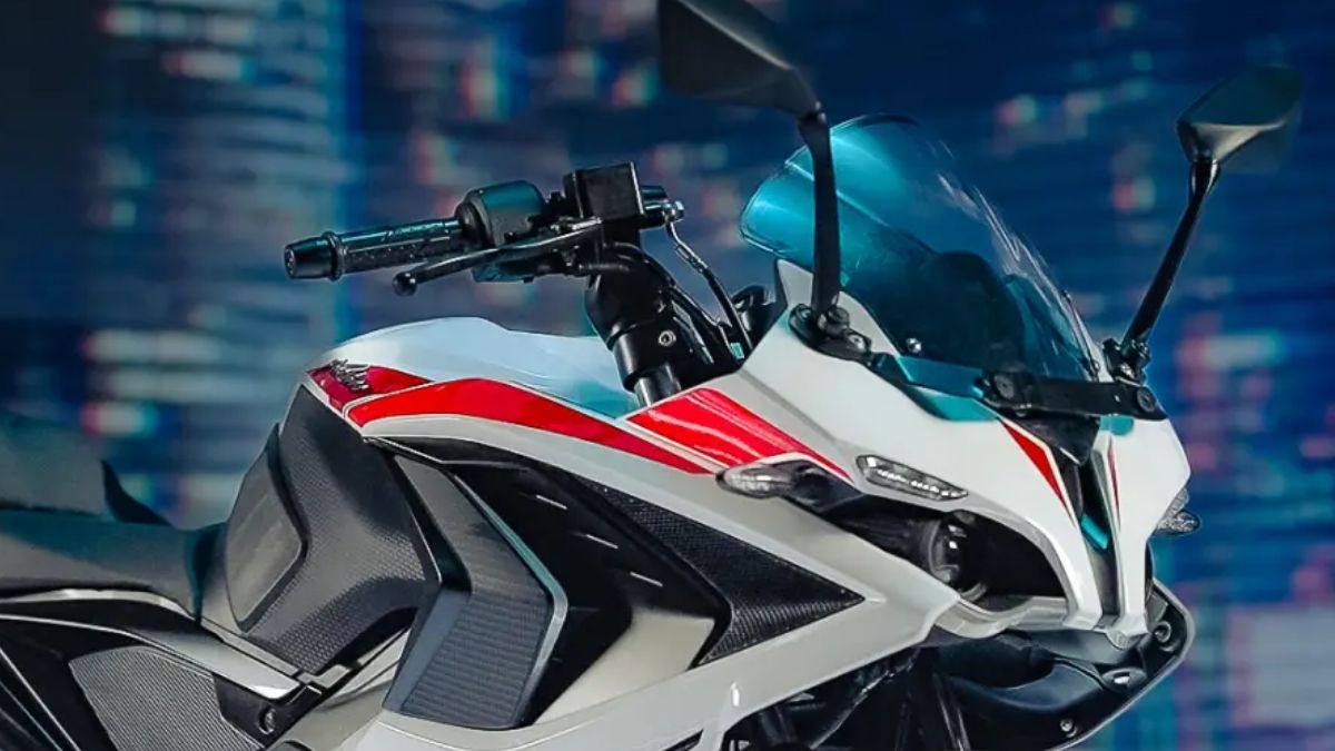 KTM RC 160 vs Bajaj Pulsar RS 200: Specifications Compared | BikeDekho