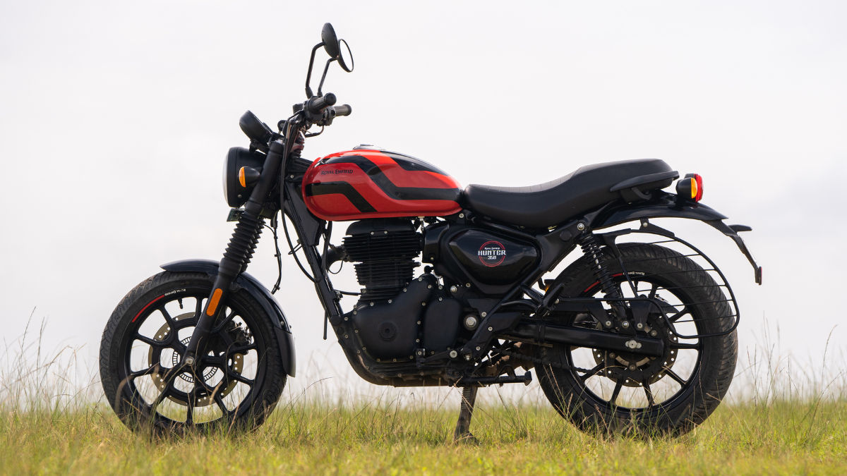 Royal Enfield Hunter 350 vs Triumph Speed 400: Detailed Comparison ...