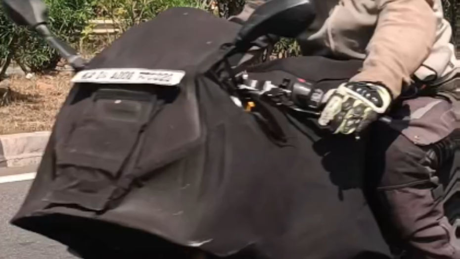 TVS Apache RR 450 Sportbike Spied Testing For The First Time In India ...
