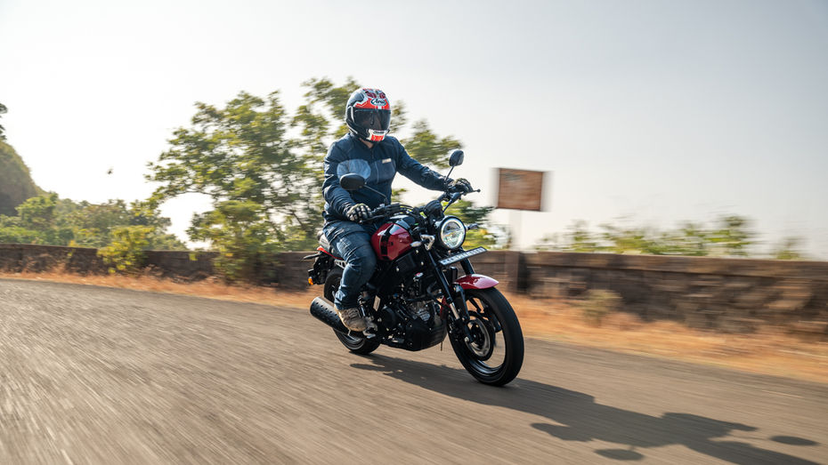 Yamaha XSR 155 vs Honda CB150R: Price, Dimensions, Design ...