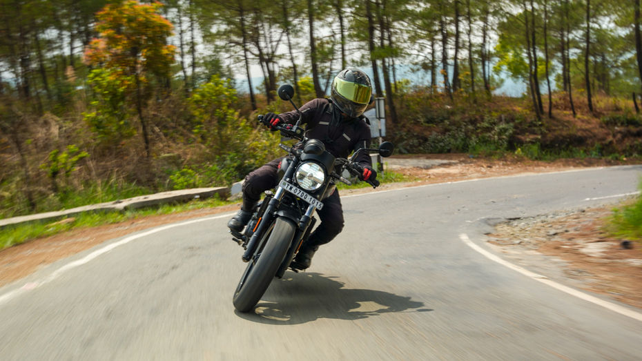 Royal Enfield Guerrilla 450 Price 2026 - Mileage, Colours, Images ...