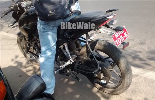 Bajaj Pulsar NS150 Spotted in India | BikeDekho
